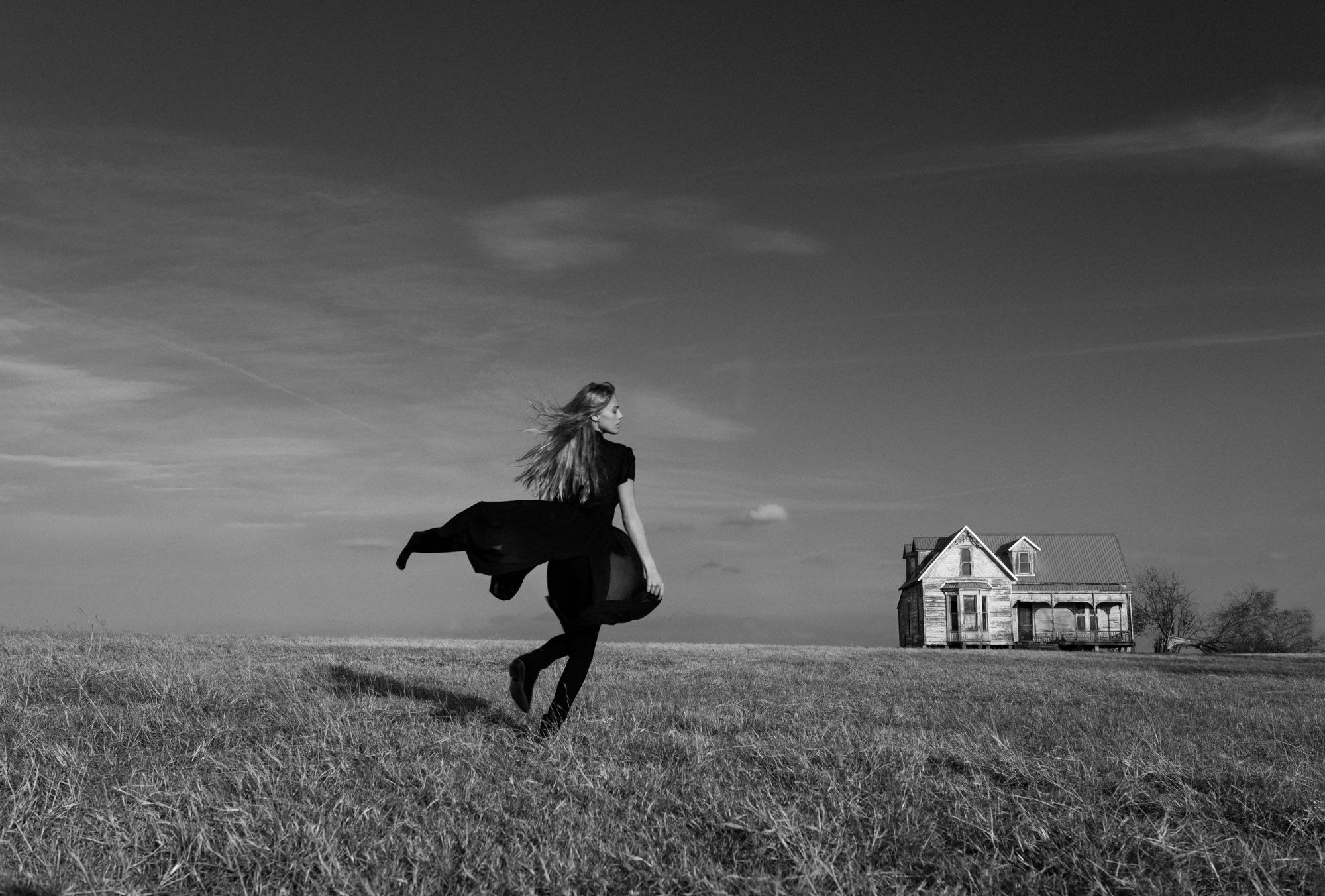 Kate and the Old House (color) by Thom Jackson | ArtCloud